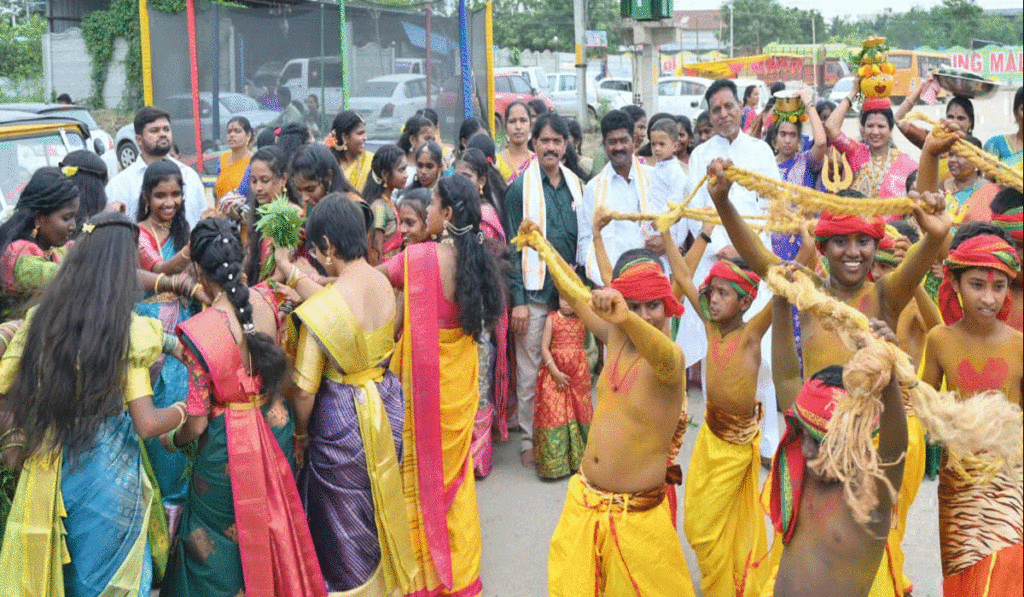 Bonala festival | ఘనంగా మెట్‌పల్లిలో బోనాల పండుగ.. ఆకట్టుకున్న ...
