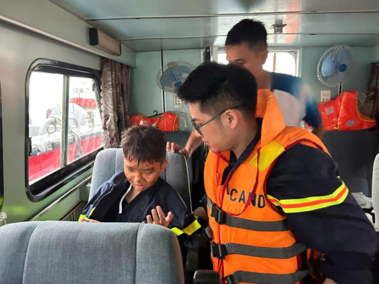 Death toll climbs to 34 after tourist boat carrying 53 capsizes in Ha ...