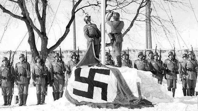 Quand les « nazis » ont envahi Winnipeg : une pièce de théâtre ...