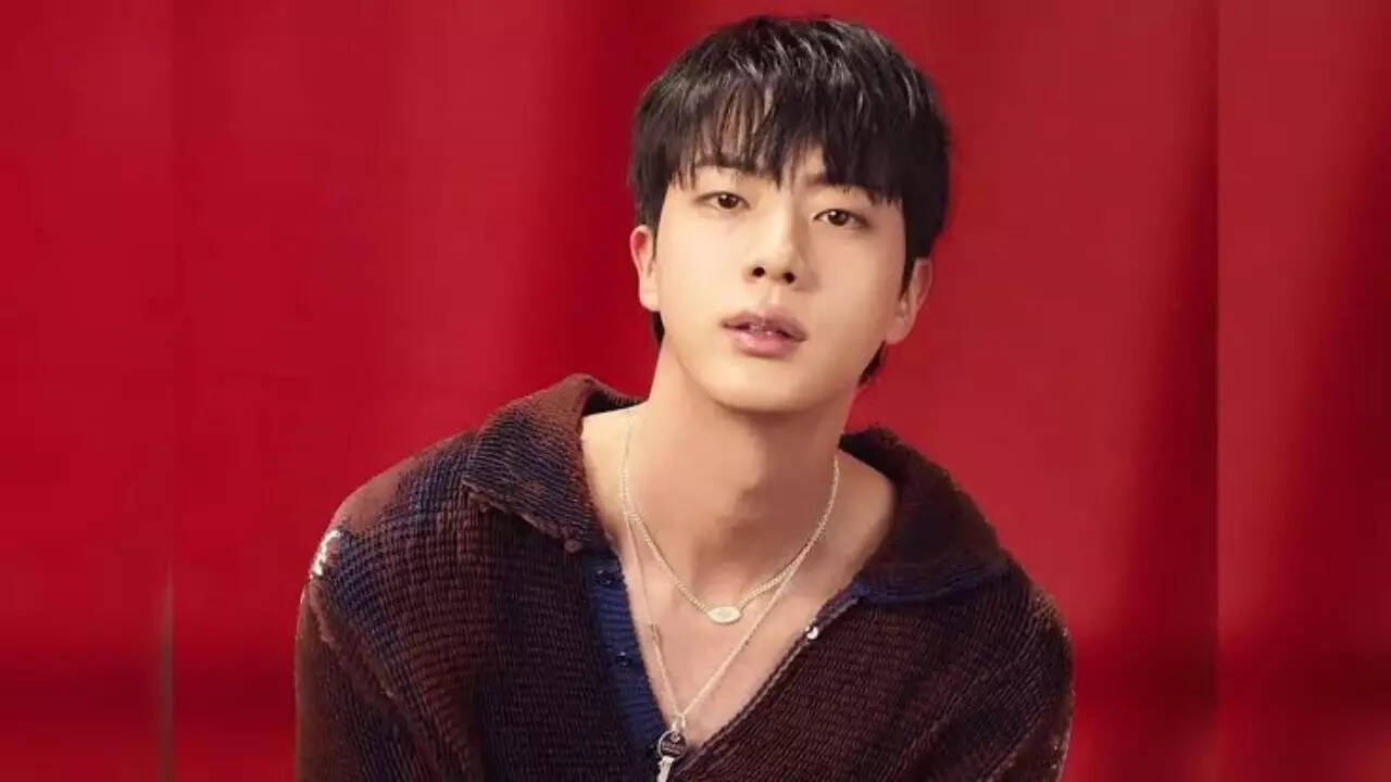 BTS’ Jin's viral kiss cam moment: Leaves audience in giggles during ...