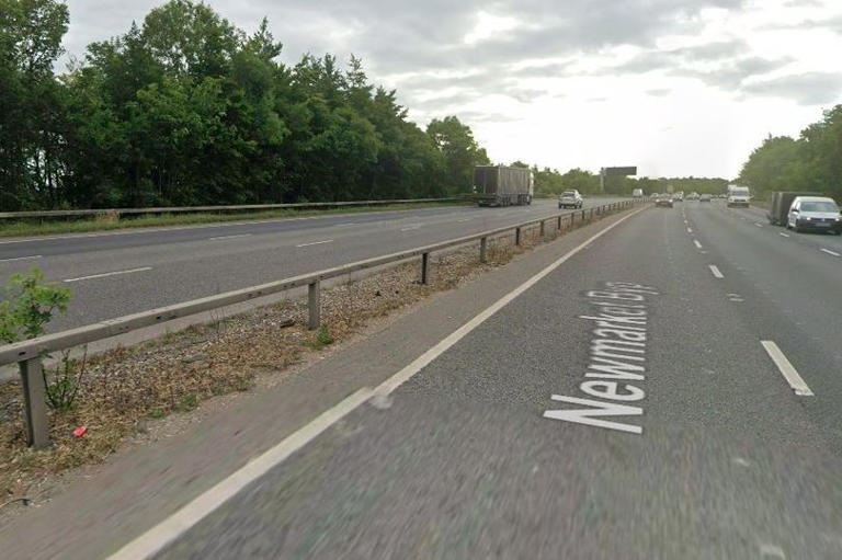 Three-vehicle crash leads to oil spill and lane closure on A14