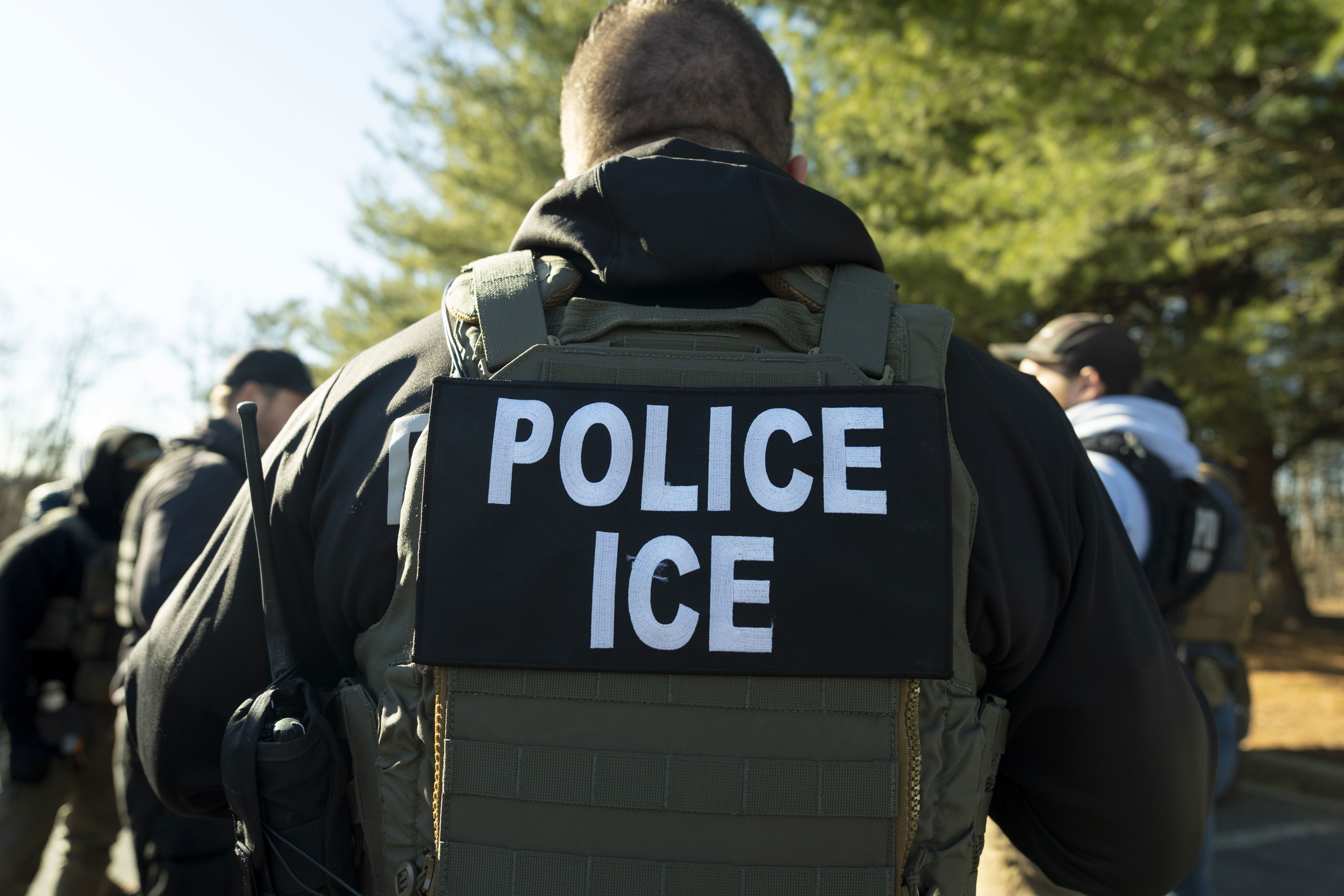 Couple allege ICE arrested them after pretending to be cops in ruse