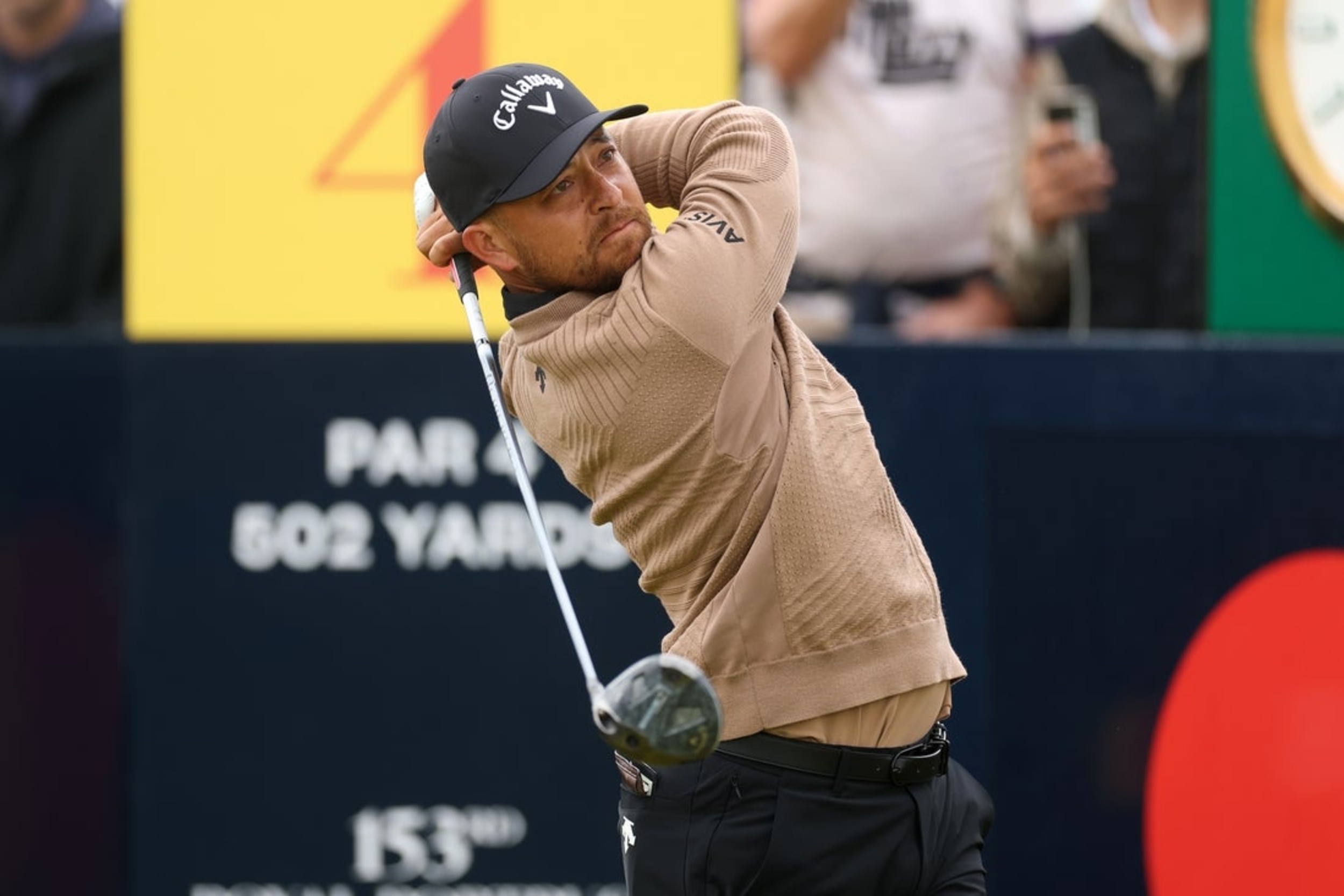 Xander Schauffele climbs into tie for lead in Japan