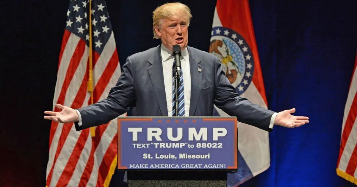 Body Language Expert Says Donald Trump ‘Let His Guard Down’ in Latest ...