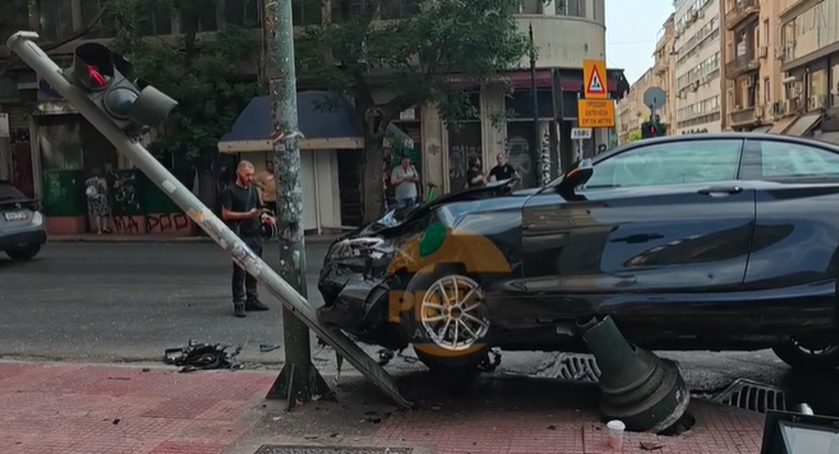 Σοβαρό τροχαίο στο κέντρο της Αθήνας: Σύγκρουση ΙΧ στην Ακαδημίας ...