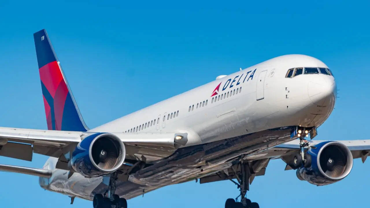 Delta Flight Makes Emergency Landing At LAX After Mid-Air Engine Fire ...