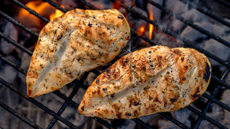 12 Tips For Adding More Flavor To Grilled Chicken