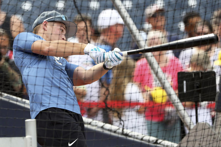 17-year-old Eli Willits, No. 1 overall pick in MLB Draft, signs with ...