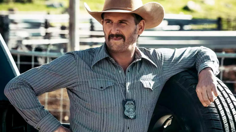 Hollywood star, 54, marries weather presenter, 34