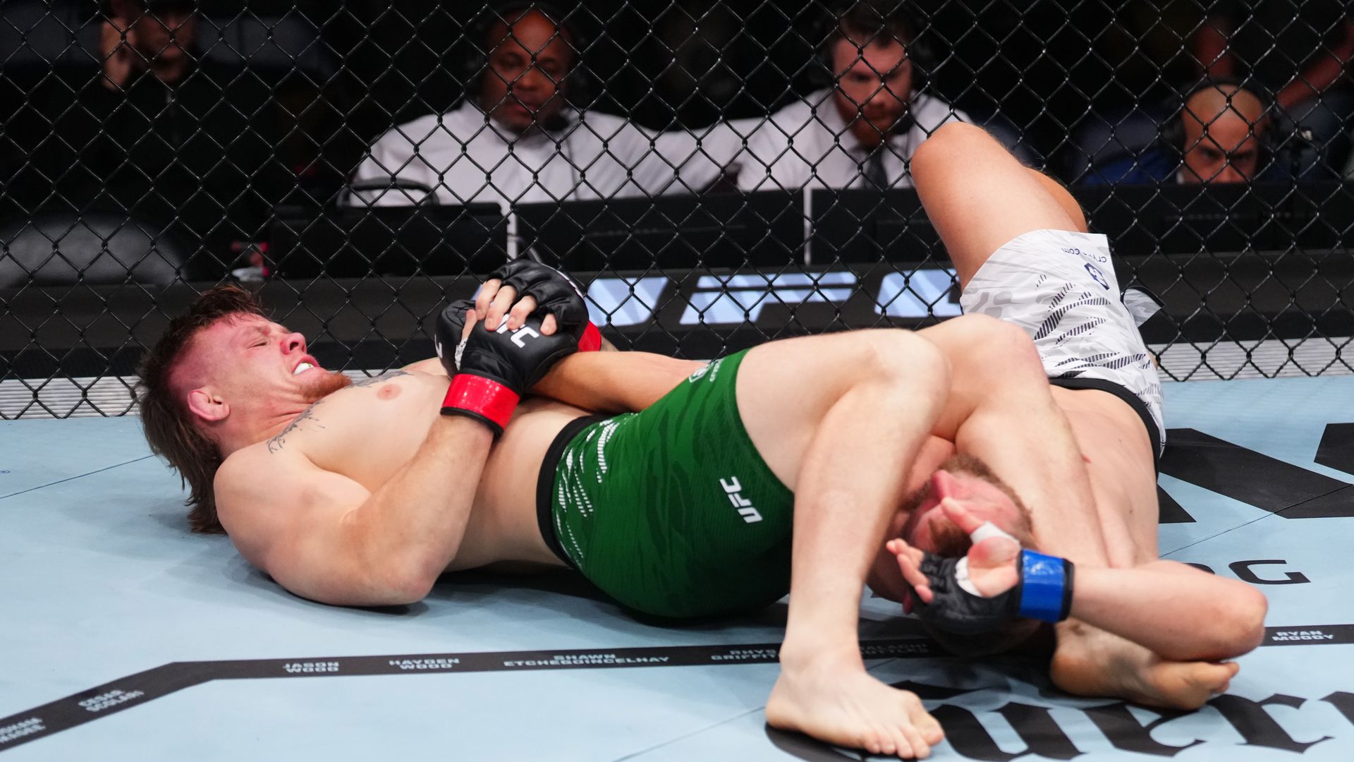 UFC 318 video: Jimmy Crute nearly snaps Marcin Prachnio’s arm with ...