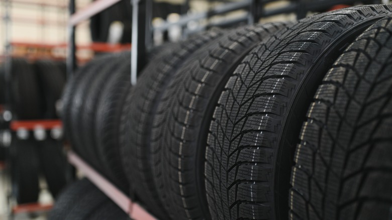 The Differences Between Symmetrical, Asymmetrical, And Directional Tire ...