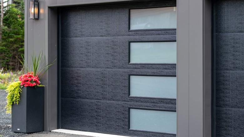 How To Safely Use Frosted Glass Spray