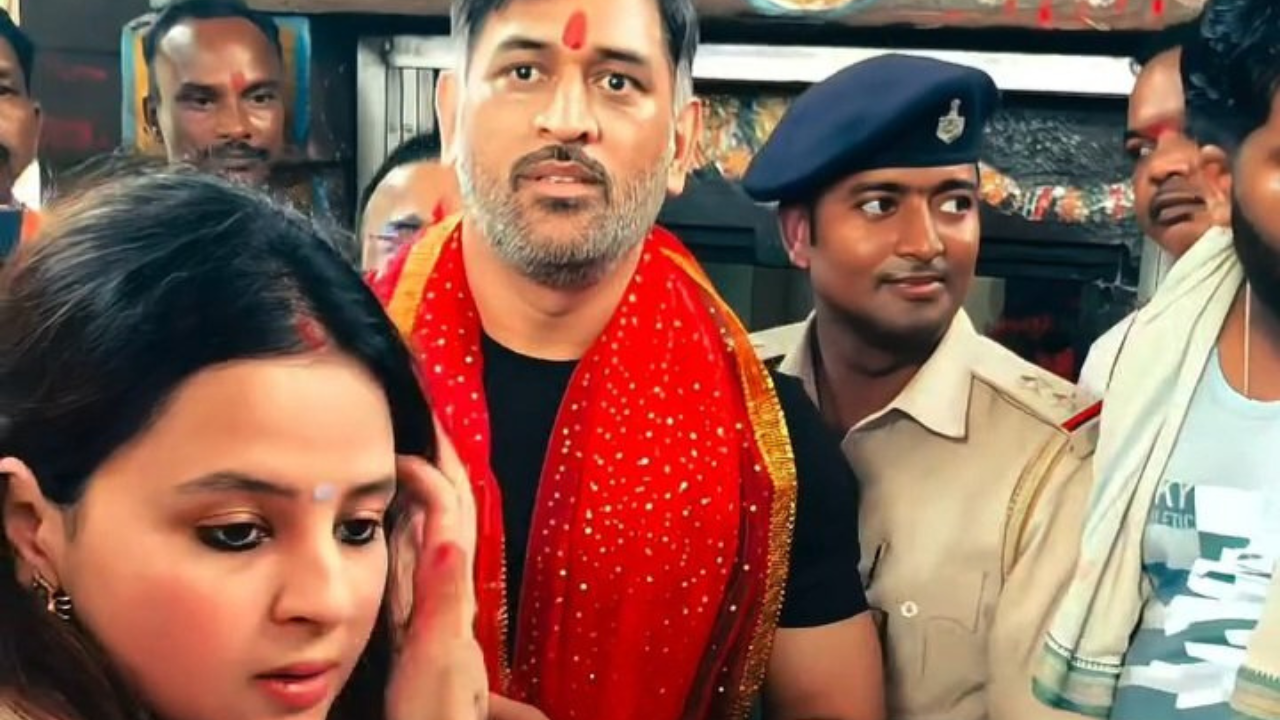 Watch: MS Dhoni visits Ranchi’s Maa Dewri Temple, shares heartwarming ...
