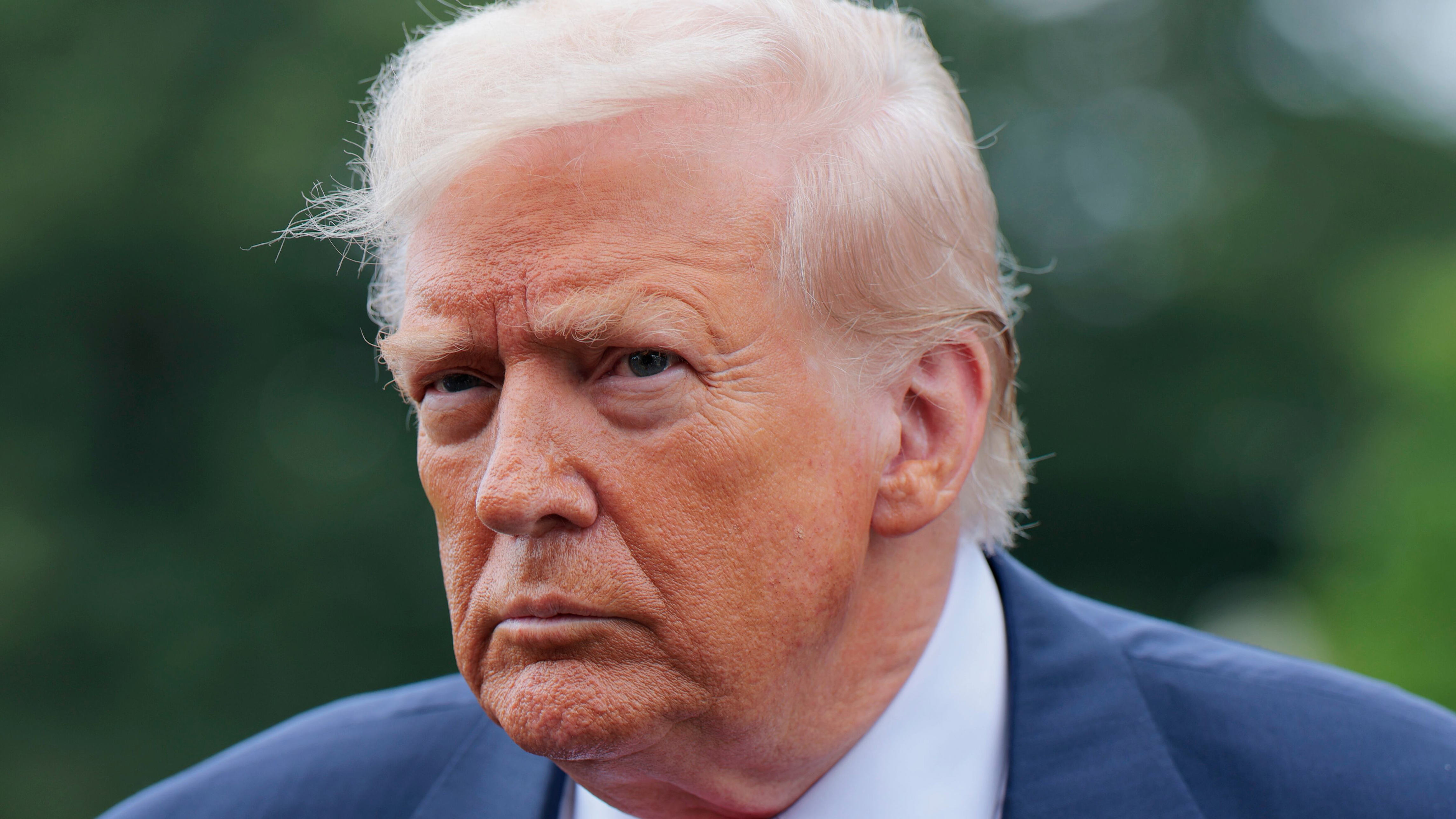 Trump Savages ‘Lunatics’ Demanding Epstein Files Release