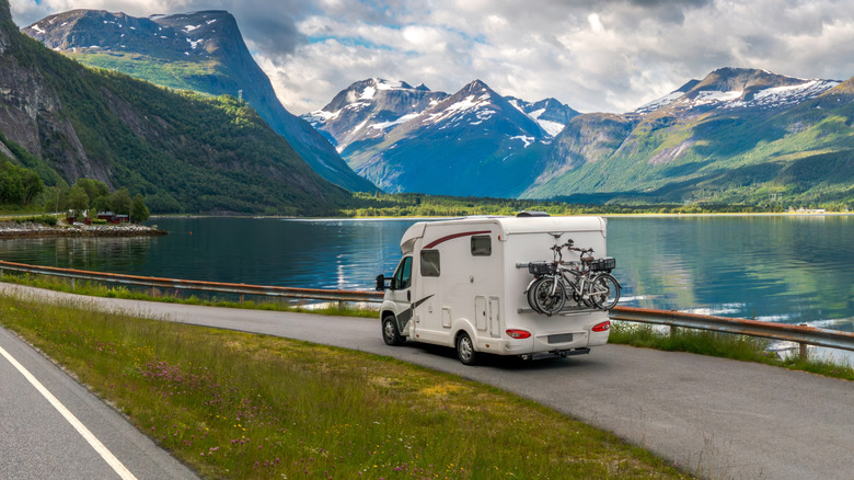 Use These Clever Hook And Hanger Hacks To Keep Your RV Organized And ...