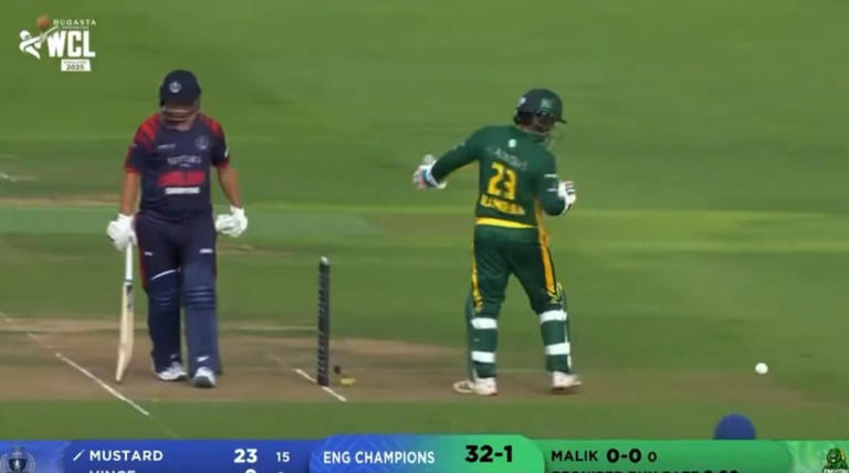 Watch: Kamran Akmal’s Hilarious Stumping Miss – Comedy Behind the Stumps
