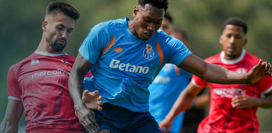 FC Porto abre pré-temporada com goleada no Olival