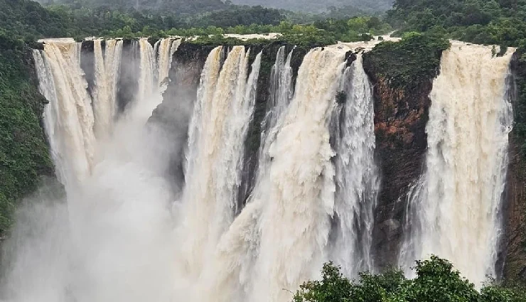 10 Most Amazing Waterfalls To Explore in India