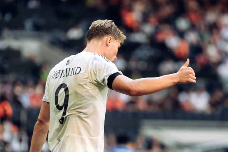 Rasmus Hojlund and Diogo Dalot flashpoint highlights Manchester United ...