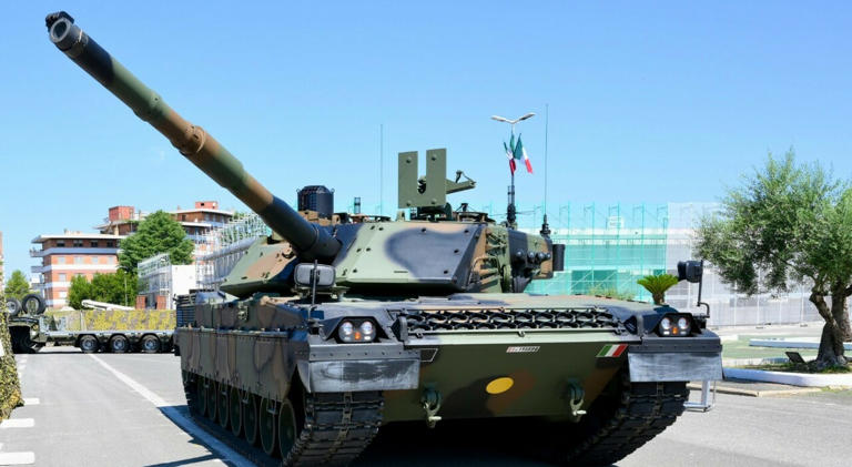 Esercito italiano, il primo carro armato Ariete C2 ammodernato ...