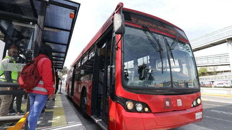 MLB: DJ LeMahieu Sparks Interest from Multiple Teams After Being ...