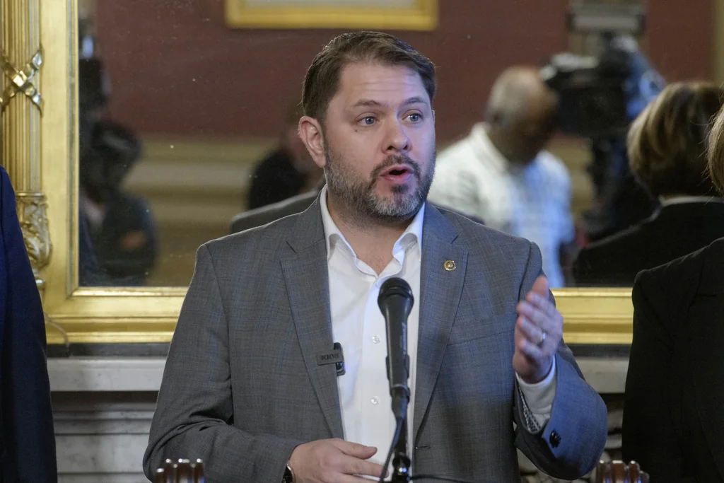 Lawmakers define extreme heat as disaster in new FEMA bill