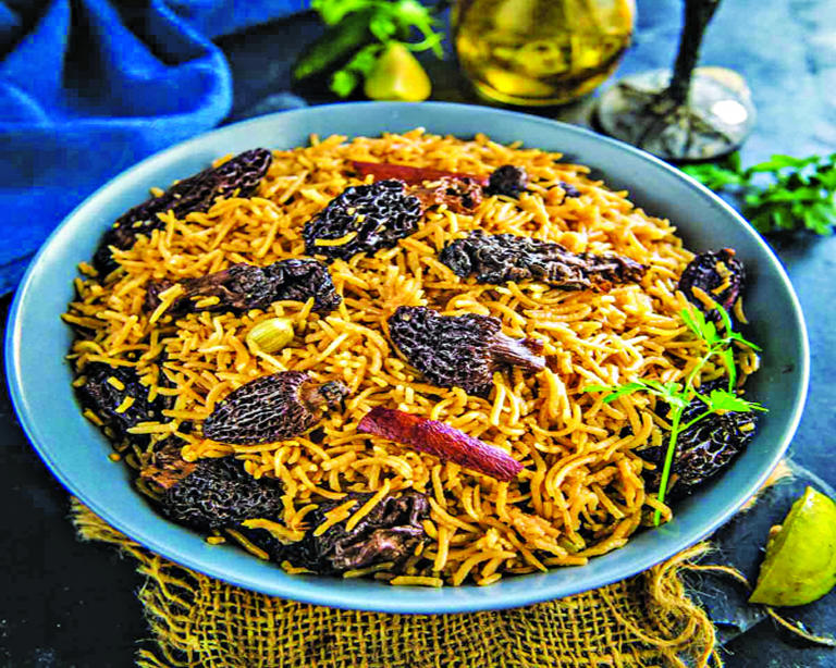 The Full-Bodied and Unique Kashmiri Cuisine!
