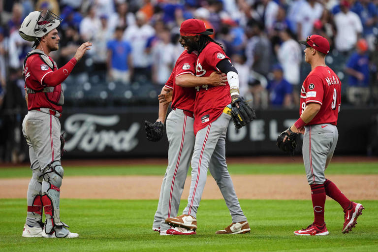 Fraley leads Reds to 5-2 win after Mets retire Wright's number at Citi ...