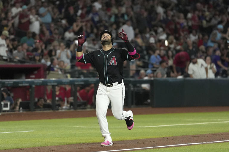 Suarez hits 32nd and 33rd homers as Diamondbacks rout Cardinals 10-1