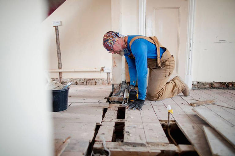 Plumber pulls up floorboards to make 'creepy' discovery inside couple's ...