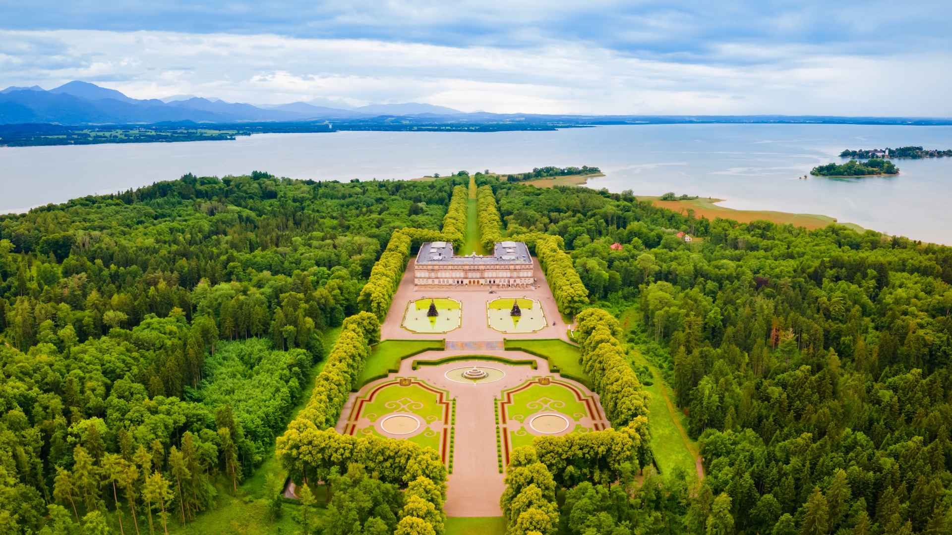 Forget Versailles, this stunning German palace is once of the most ...