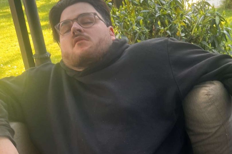 Man loses eight stone by combining jabs with one exercise
