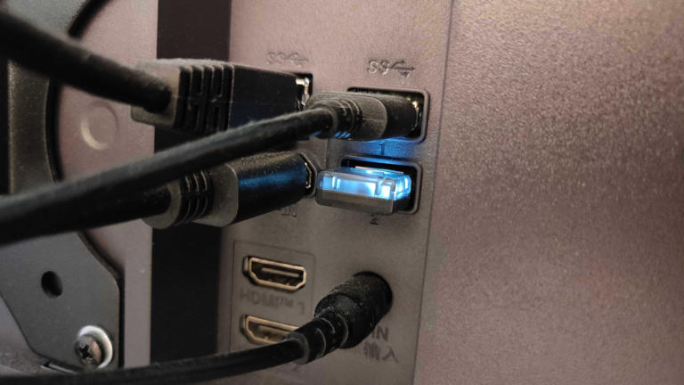 7 Cool Things I Do With My Monitor's USB Ports