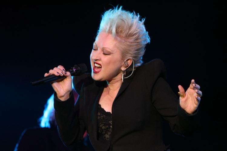 Girls Just Want To Have Fun : quand Cyndi Lauper transformait un échec ...