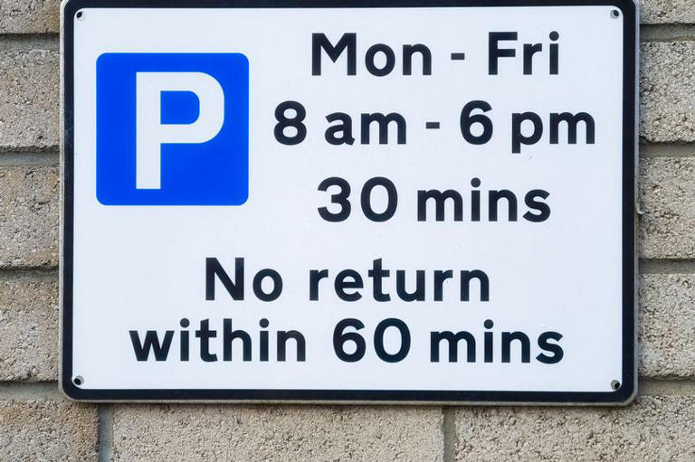 Drivers risk fine as they're confused by common parking sign