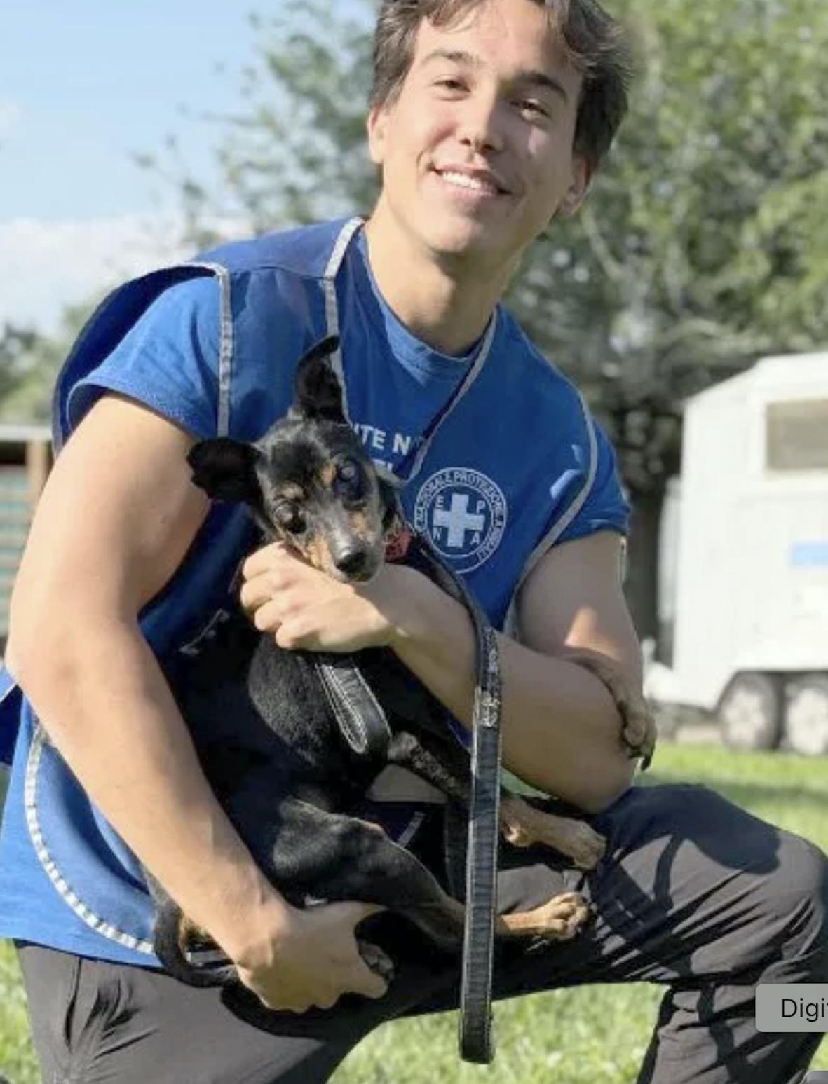 L’adozione del cuore di Rayban. Il cane cieco e sordo da 11 anni ...