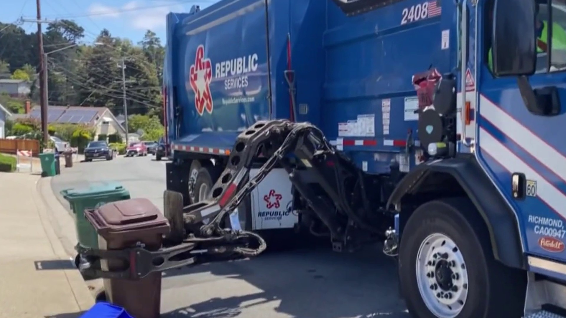 Trash service slowly resuming for some Bay Area customers