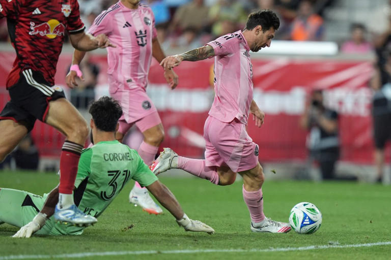 Lionel Messi’s two goals power Miami over Red Bulls in dominant win