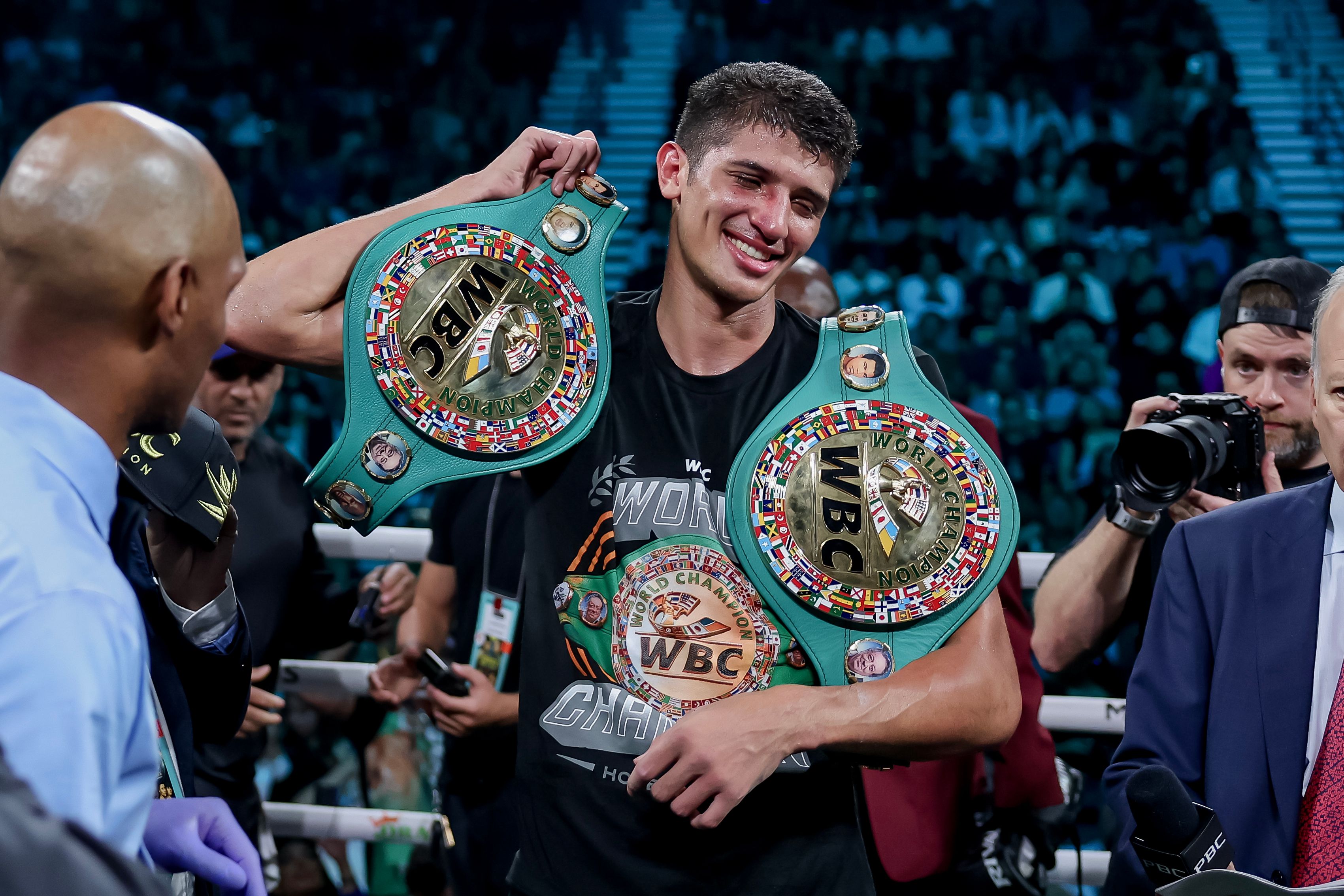 Manny Pacquiao goes the distance to earn a majority draw vs. Mario Barrios