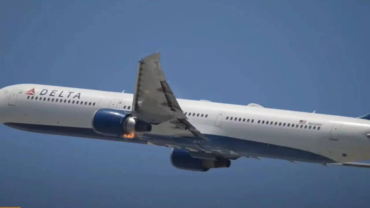 What Delta Flight DL446 pilot told ATC after engine fire alert minutes ...