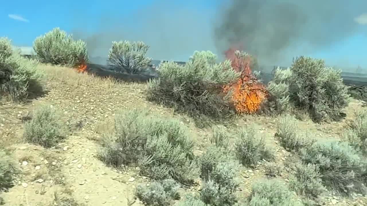 Evacuations lifted after wildfire along I-84 south of Boise