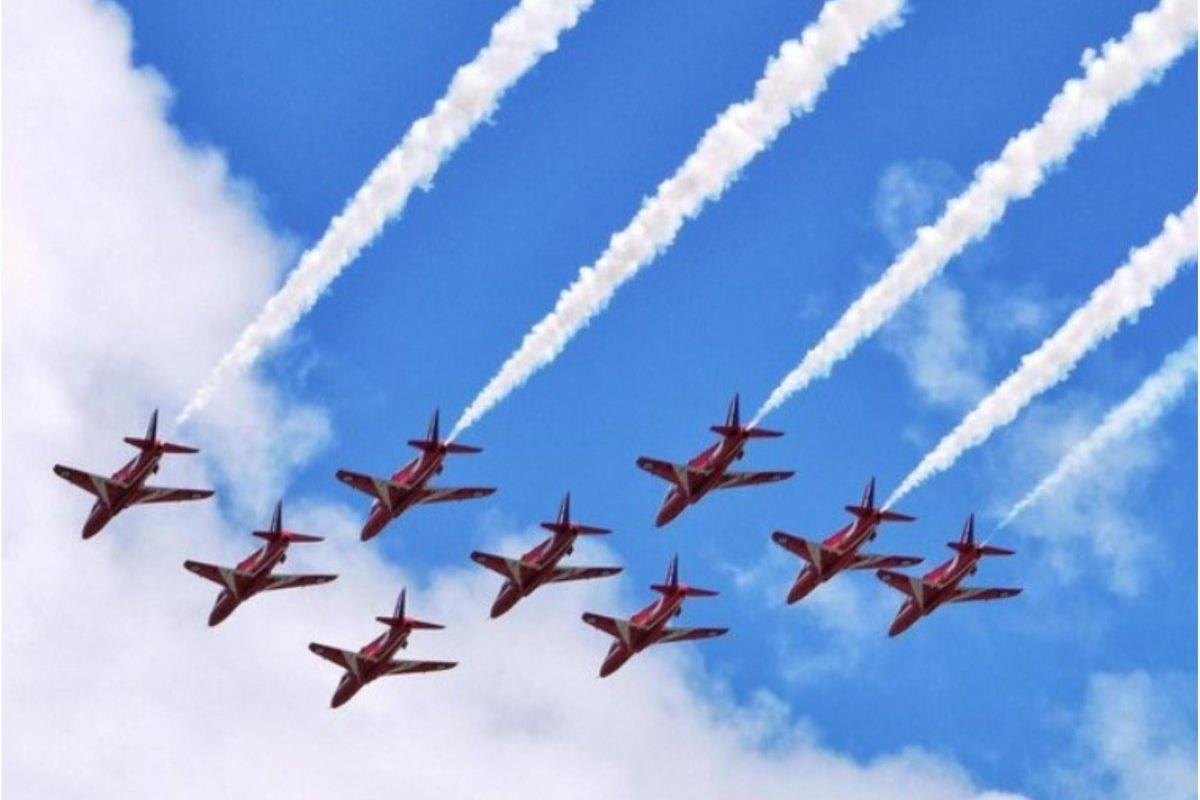 Red Arrows set to fly over Doncaster today - here's where and when you ...
