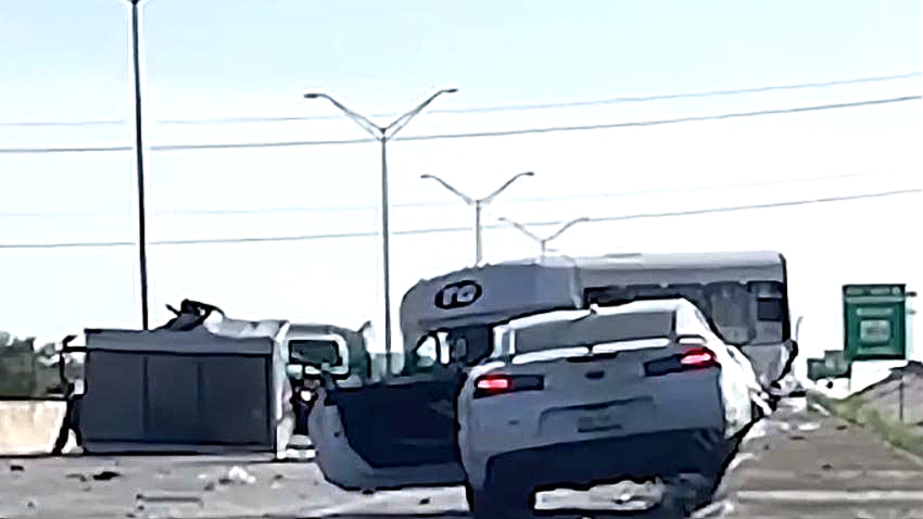 San Antonio shuttle bus crash kills 4 including Fort Worth man, family ...