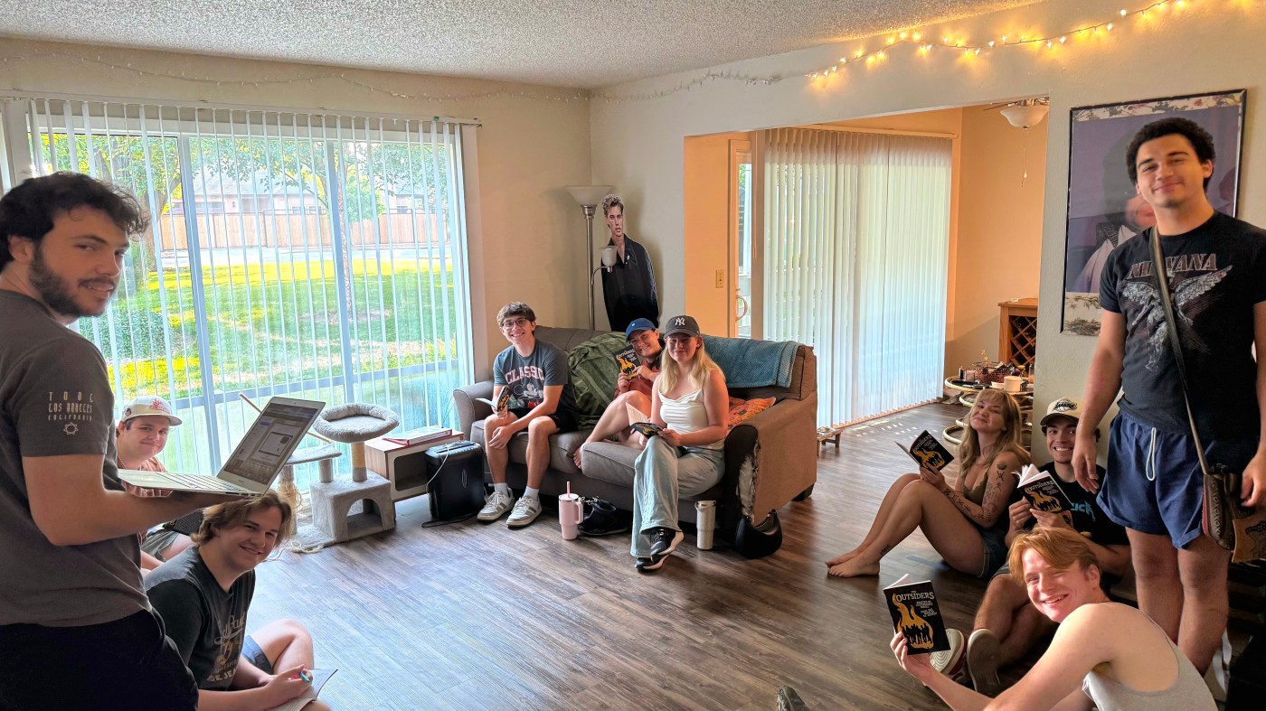 Impromptu troupe pulls together a play