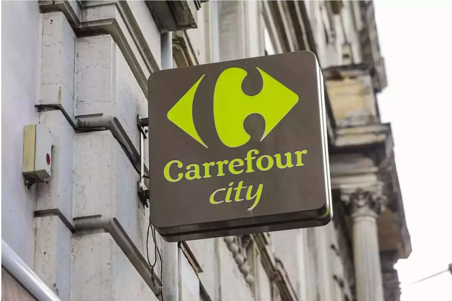 Une pétition de célébrités contre un Carrefour City vire au vaudeville