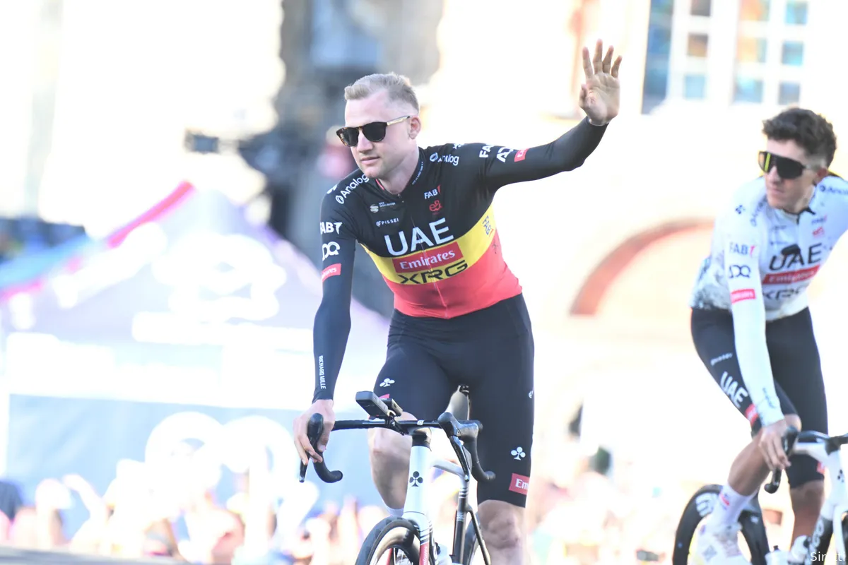 Wellens vergat bijzonder zegegebaar, jubelend UAE roept: 'Niemand ...