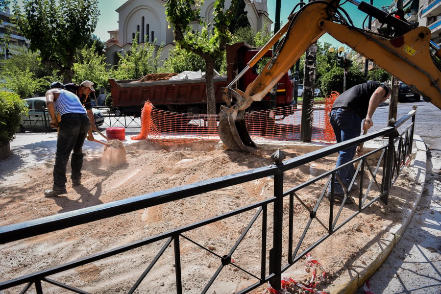 Έκτακτα μέτρα για τον καύσωνα: Παύση εργασιών και τηλεργασία - Τι ...