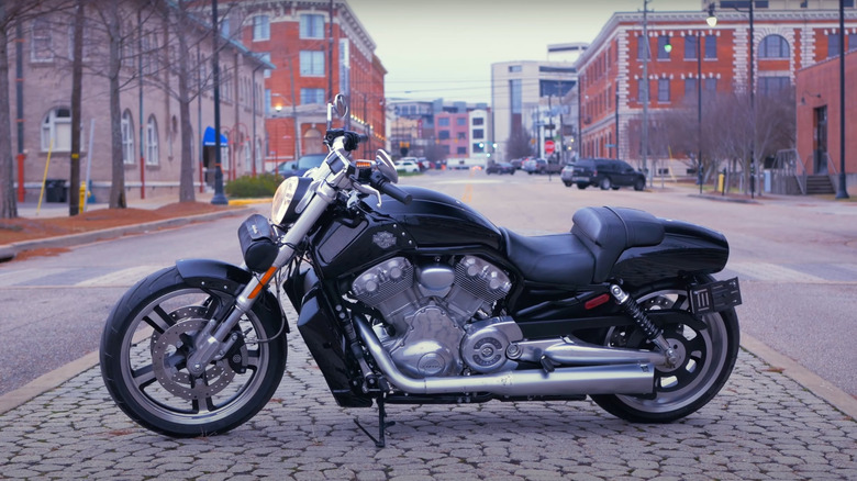 Is The Harley-Davidson V-Rod A Beginners Bike? What You Should Know ...