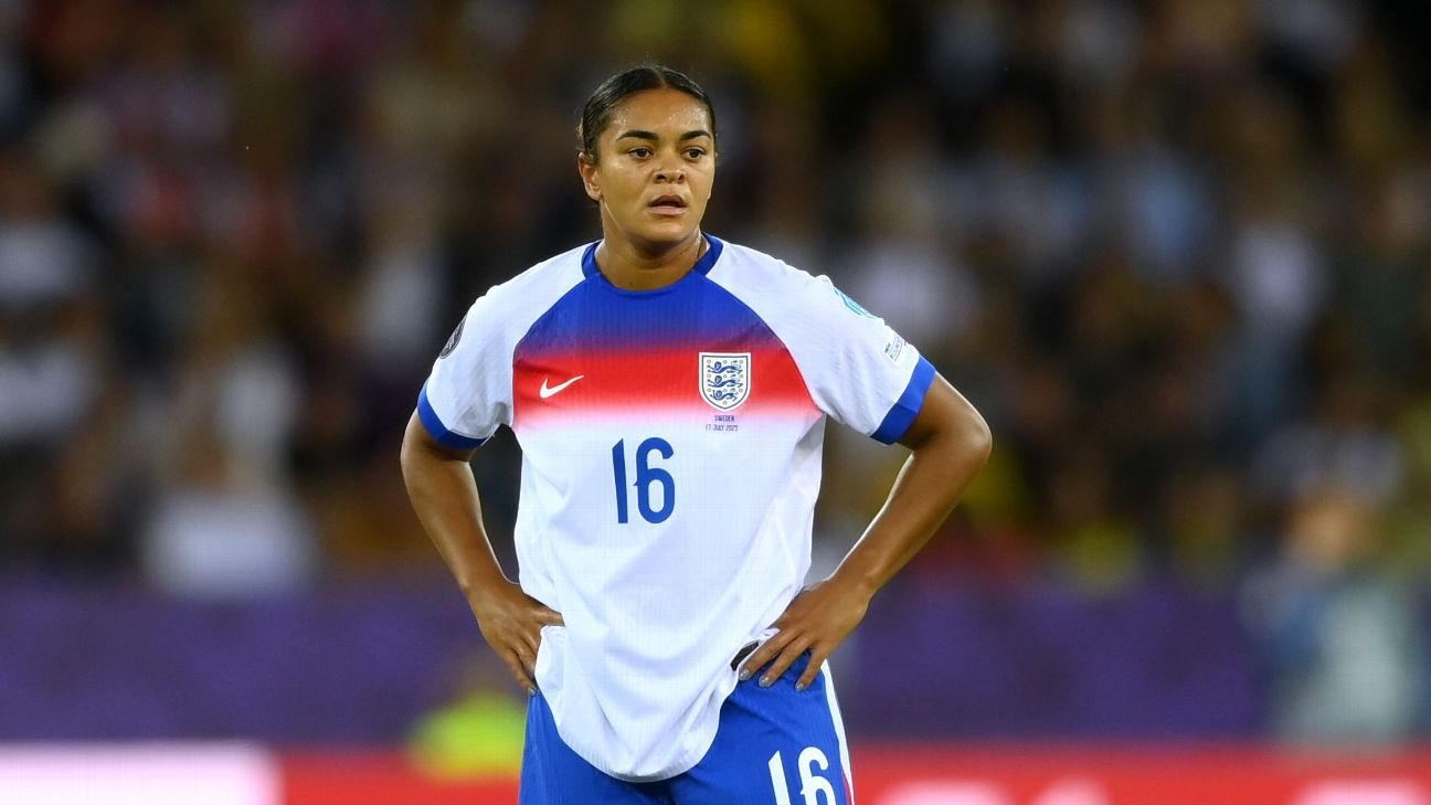 England's Jess Carter: 'I didn't want to leave hotel' amid Euros abuse