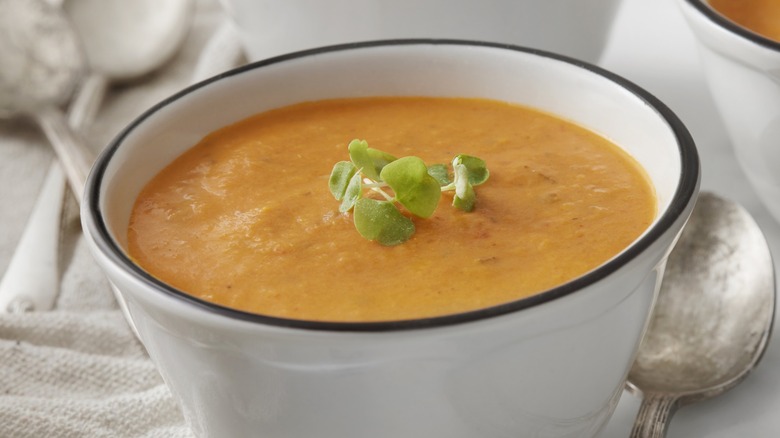 The Main Difference Between Chowder And Bisque